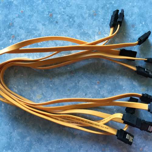Serial ATA 26AWG E189529 AWM Style 2725 80c 30V VW-1 Vega Tech 電腦線 ...