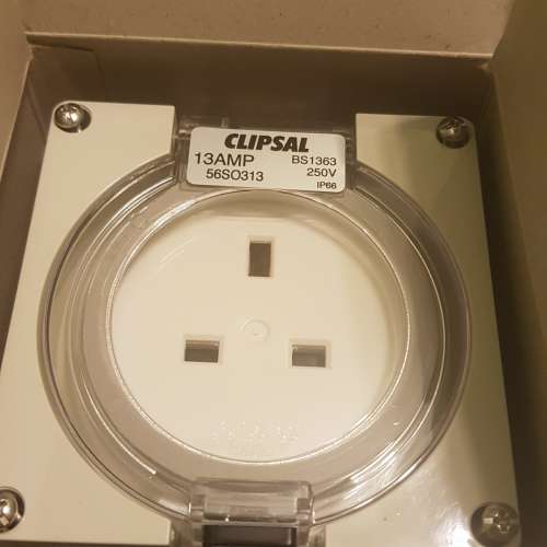 全新兩個13A clipsal 防水插蘇 - DCFever.com